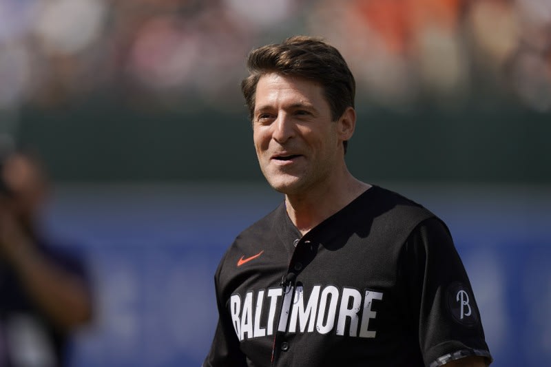 New CBS anchor promises independence from Ellison