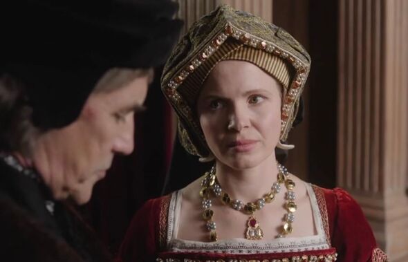 The 'brilliant' 1500s Tudor period drama based on a series of best ...