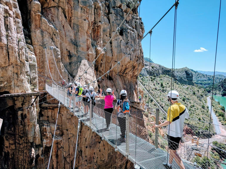 High-cliff villages in Spain: vertigo walks and hanging houses