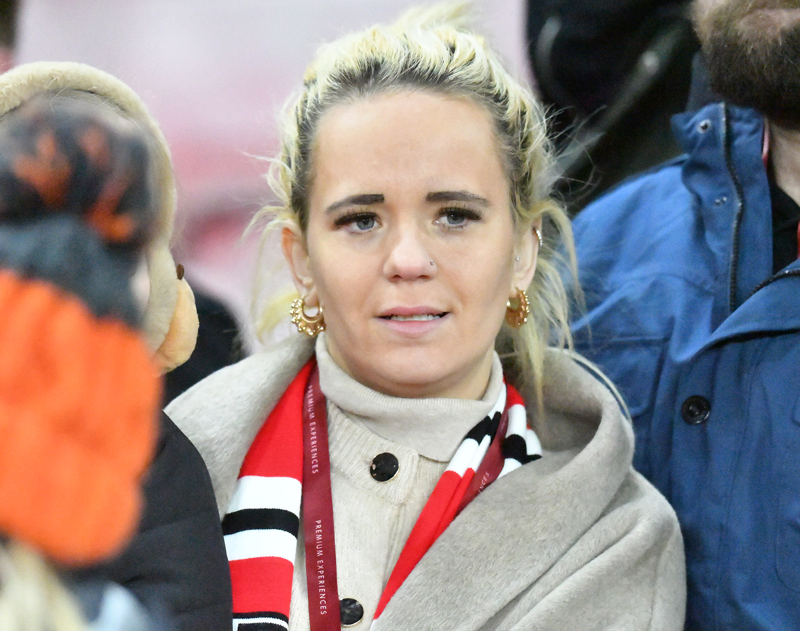 85 amazing photos of passionate Sunderland fans during game against Man ...