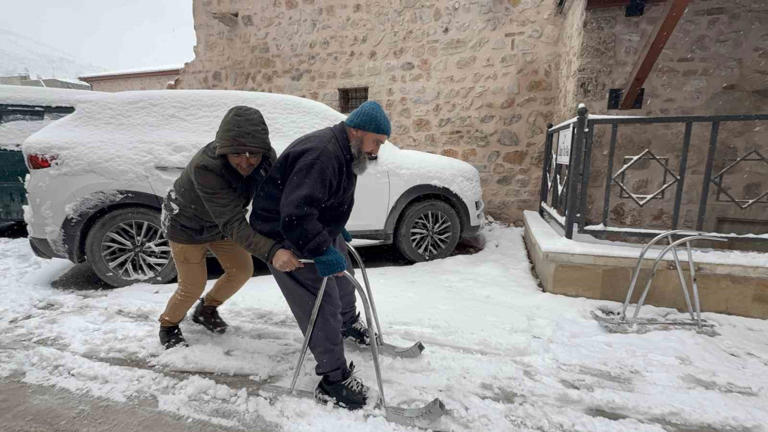 Kardeşlerin Tokat usulü kayak macerası