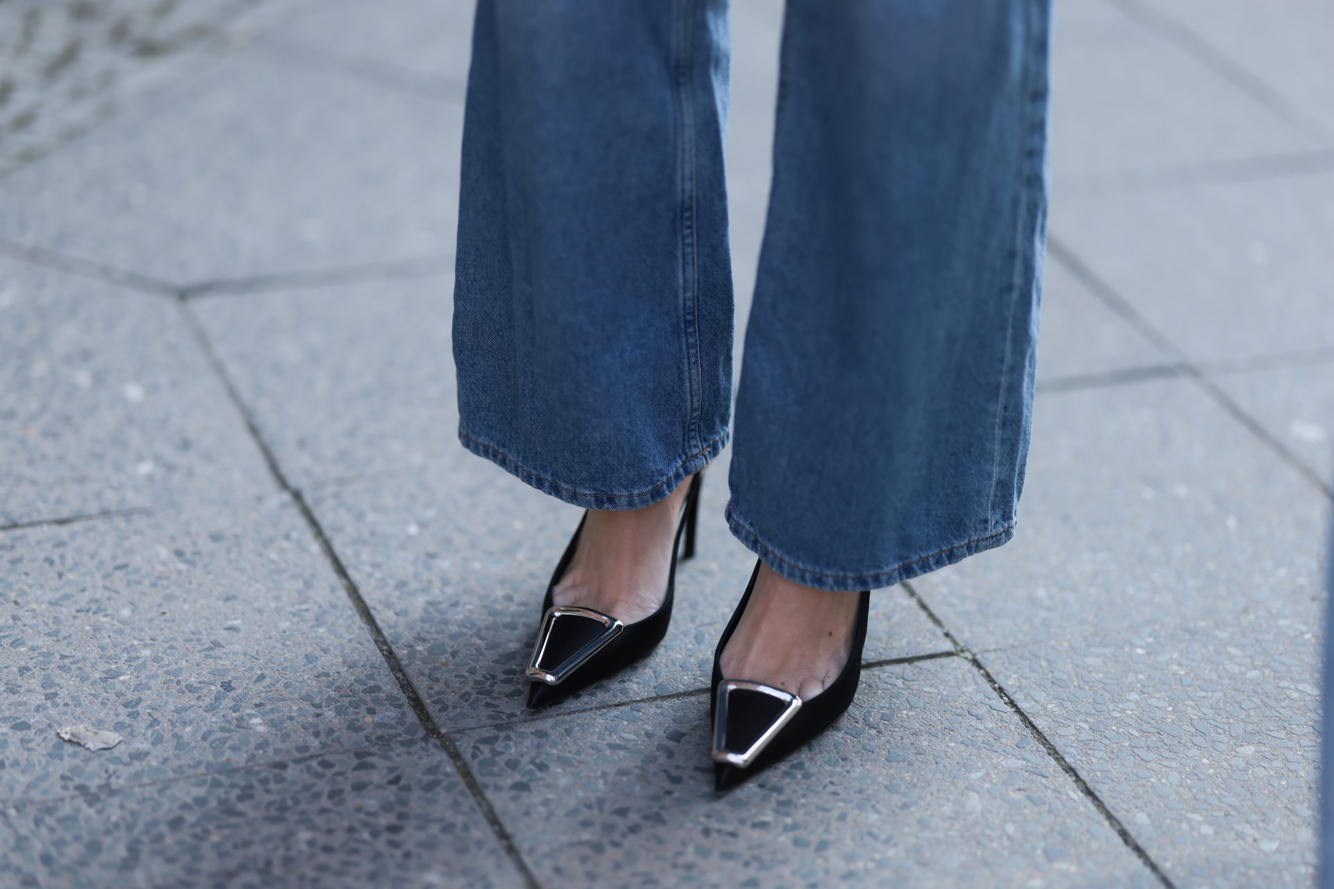 Trendy jeans styles that are going viral