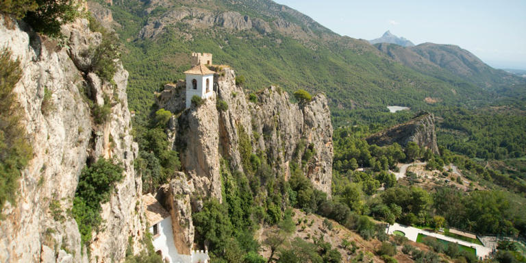 High-cliff villages in Spain: vertigo walks and hanging houses