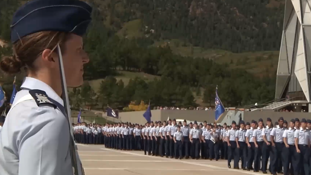 The traditions that shape military life before every meal