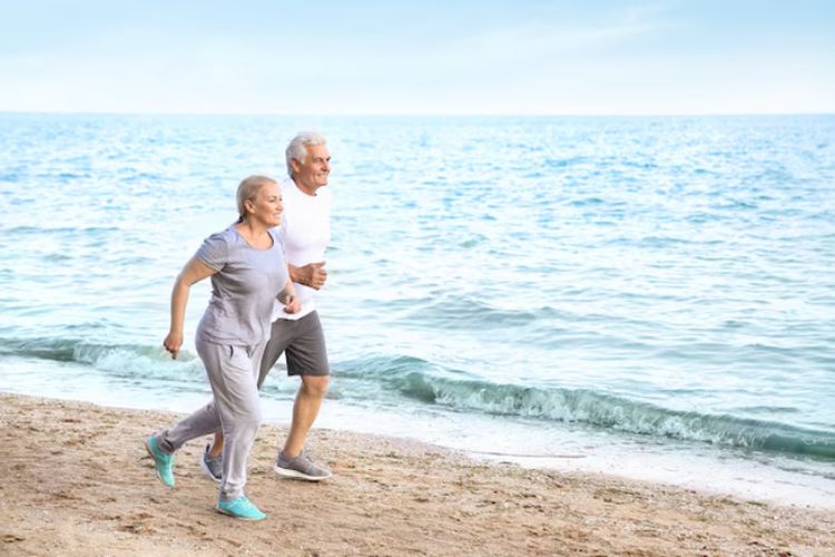 Orang-orang yang tampak menua dengan lambat sering kali mempraktikkan 7 ...