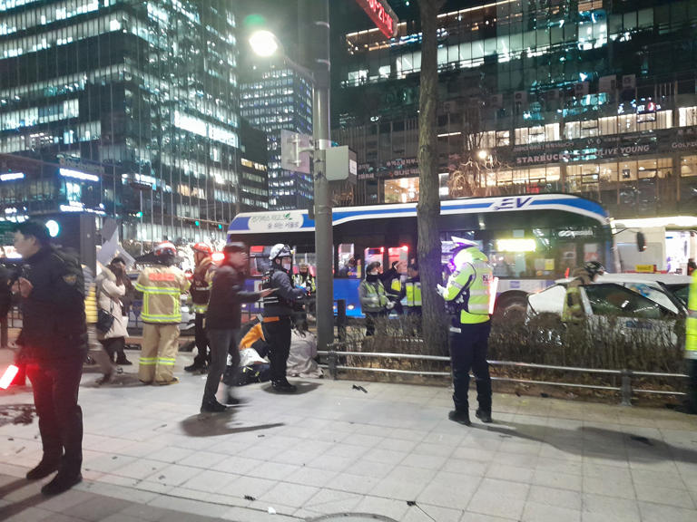 Taxi collision near Jonggak Station kills woman