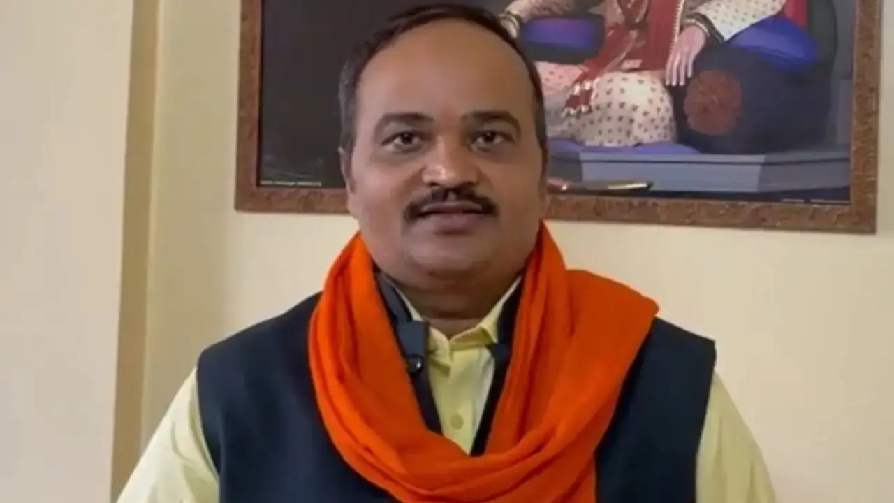 Shiv Sena (UBT) leader asks Shah Rukh Khan to drop Mustafizur Rahman ...