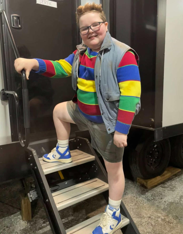 Meet Jake Connelly, who plays bully-turned-ally Derek Turnbow in ...