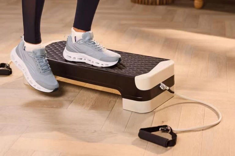 Forget the gym, Aldi's £15 adjustable step deck is perfect for working ...