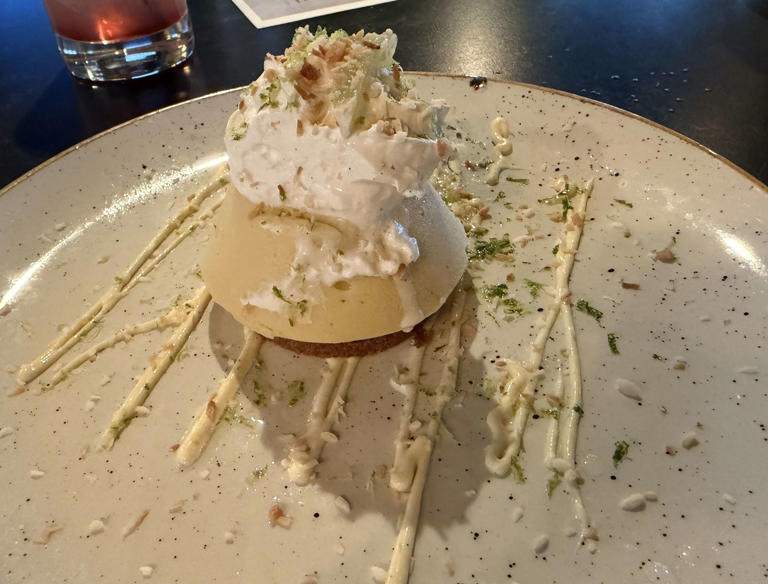 Happy hour project: Alley Cat Oyster Bar offers warm welcome in the ...