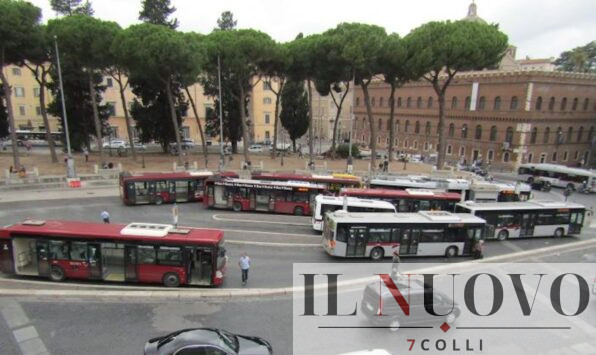 Roma, borseggiatori latinos aggrediscono carabinieri: ring improvvisato ...