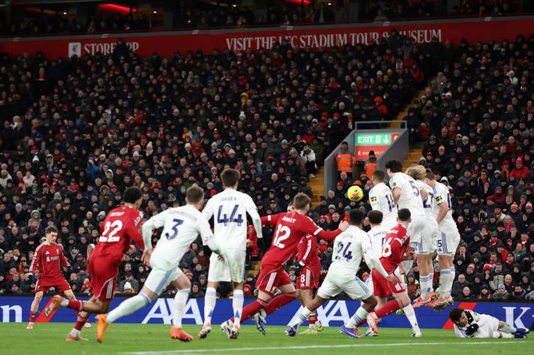 Jamie Carragher's worry clear as Liverpool misses 'big opportunity' vs ...