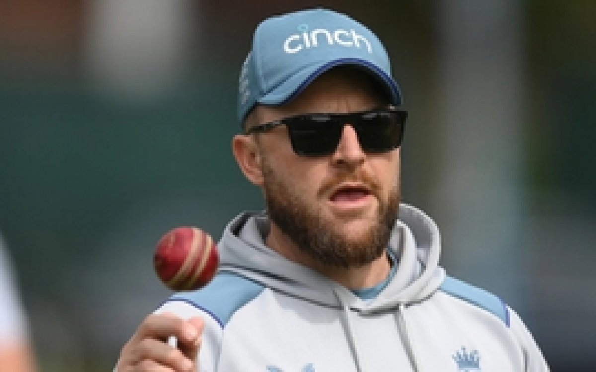 'We're the right people': Stokes backs McCullum to continue as England ...
