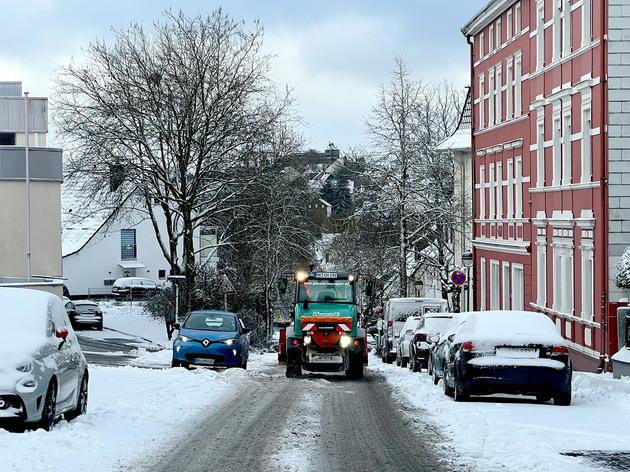Eisregen und Glätte im MK: Schüler sollen zu Hause bleiben, erste Busse ...