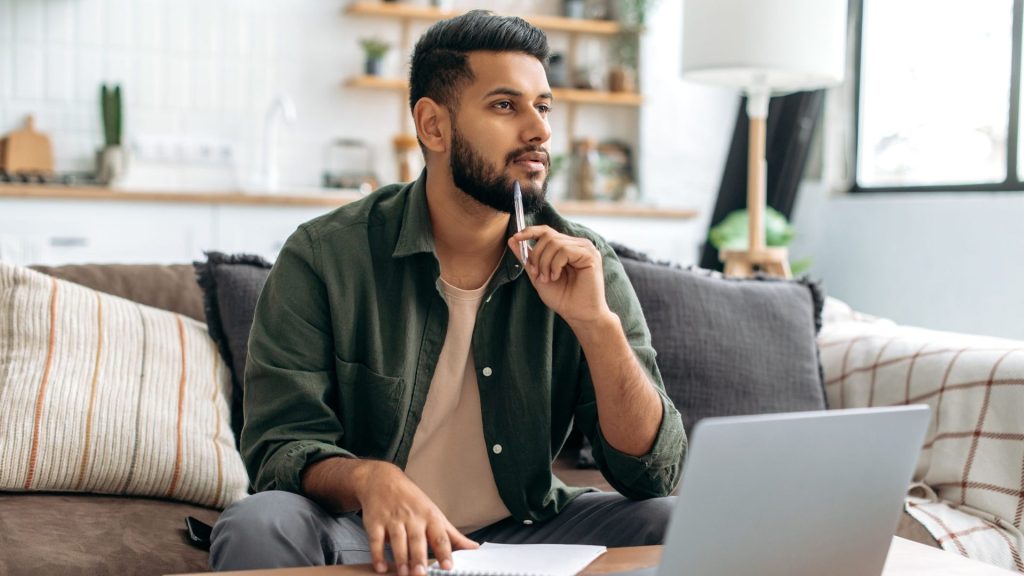 I’m a passive income expert: Here’s how to make $27K every week