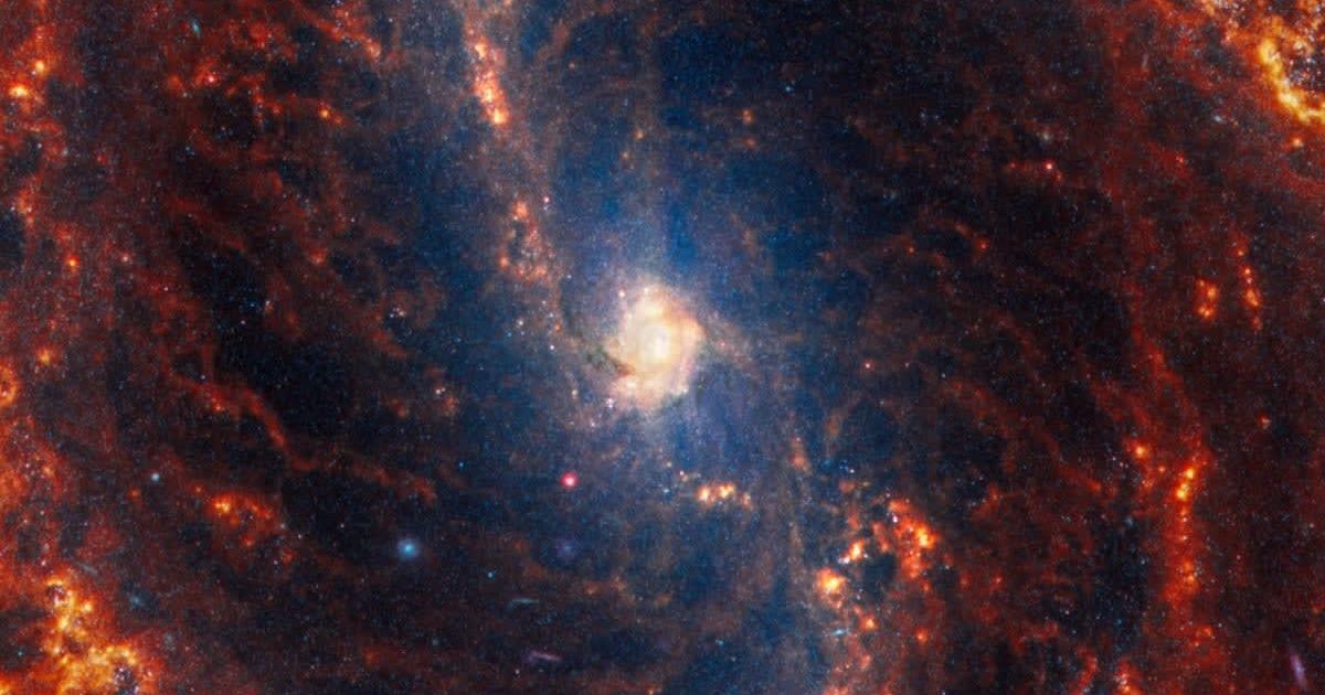 NASA's Hubble captures 'lost galaxy' glowing with newborn stars in ...