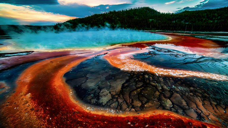 Yellowstone supervolcano shows steady pulse, prompts regional ...