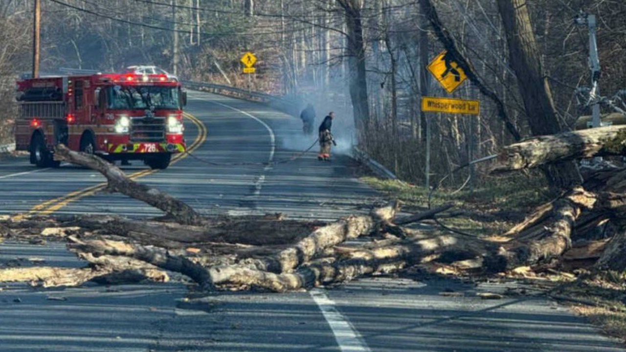 Wind gusts up to 50 mph could send outdoor items flying across DC region