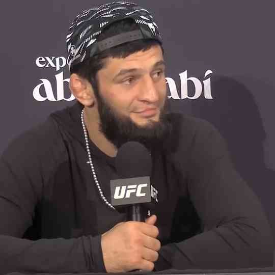 Khamzat Chimaev: "I didn’t mean to break Robert Whittaker's chin"