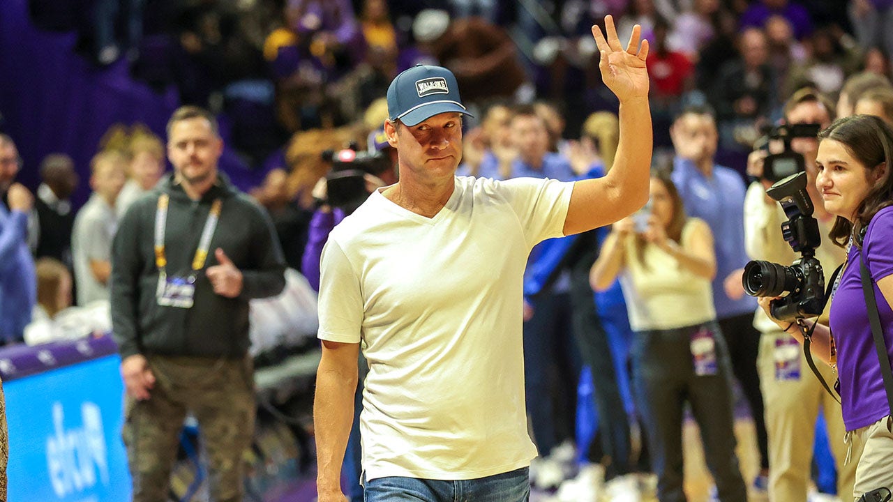 Lane Kiffin cashes in as former Ole Miss team advances in College ...