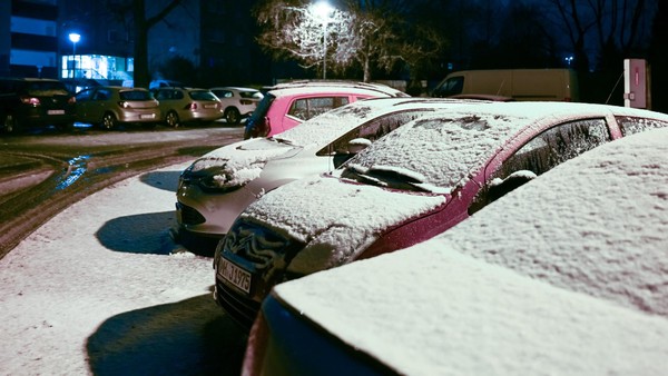 13 Autos in Duisburg aufgebrochen: Spuren im Schnee führen zur Festnahme