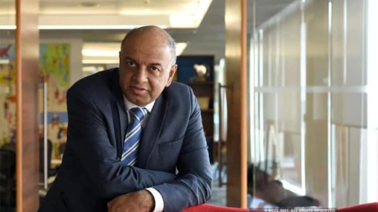 'Half knowledge is dangerous': Info Edge founder backs Deepinder Goyal ...