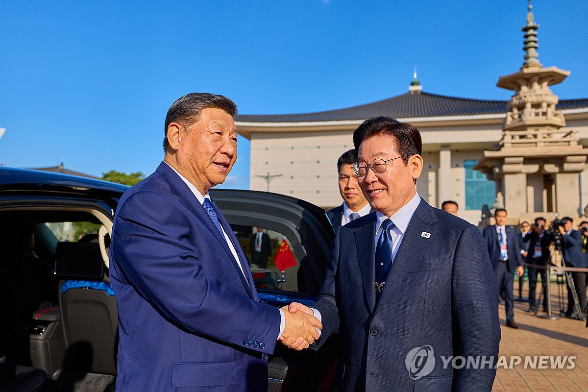 (LEAD) Lee says no change in S Korea's position to respect 'one-China ...