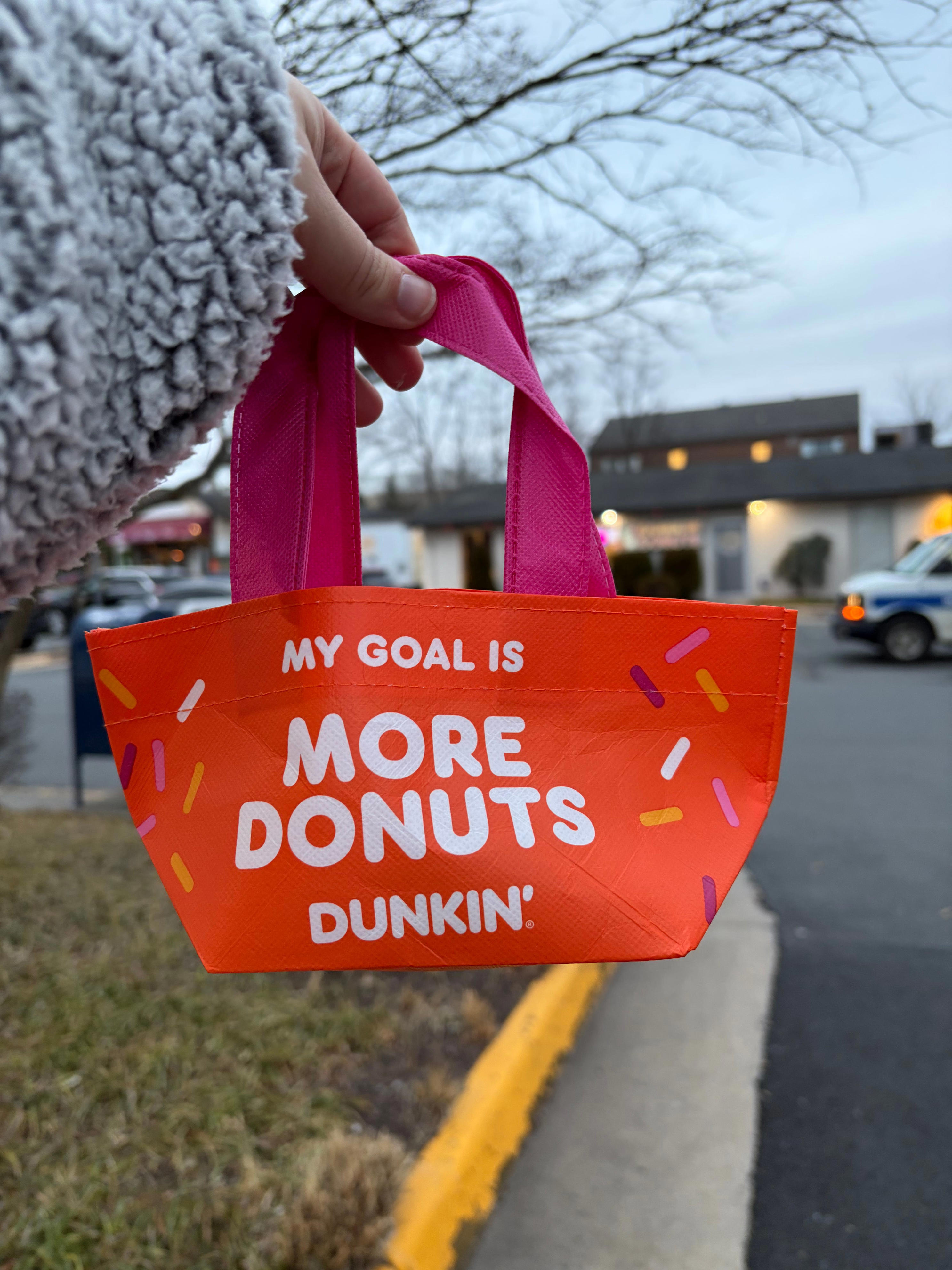 Hurry! Get a Dunkin' free donut, tote bag today in DE, PA. Here's how