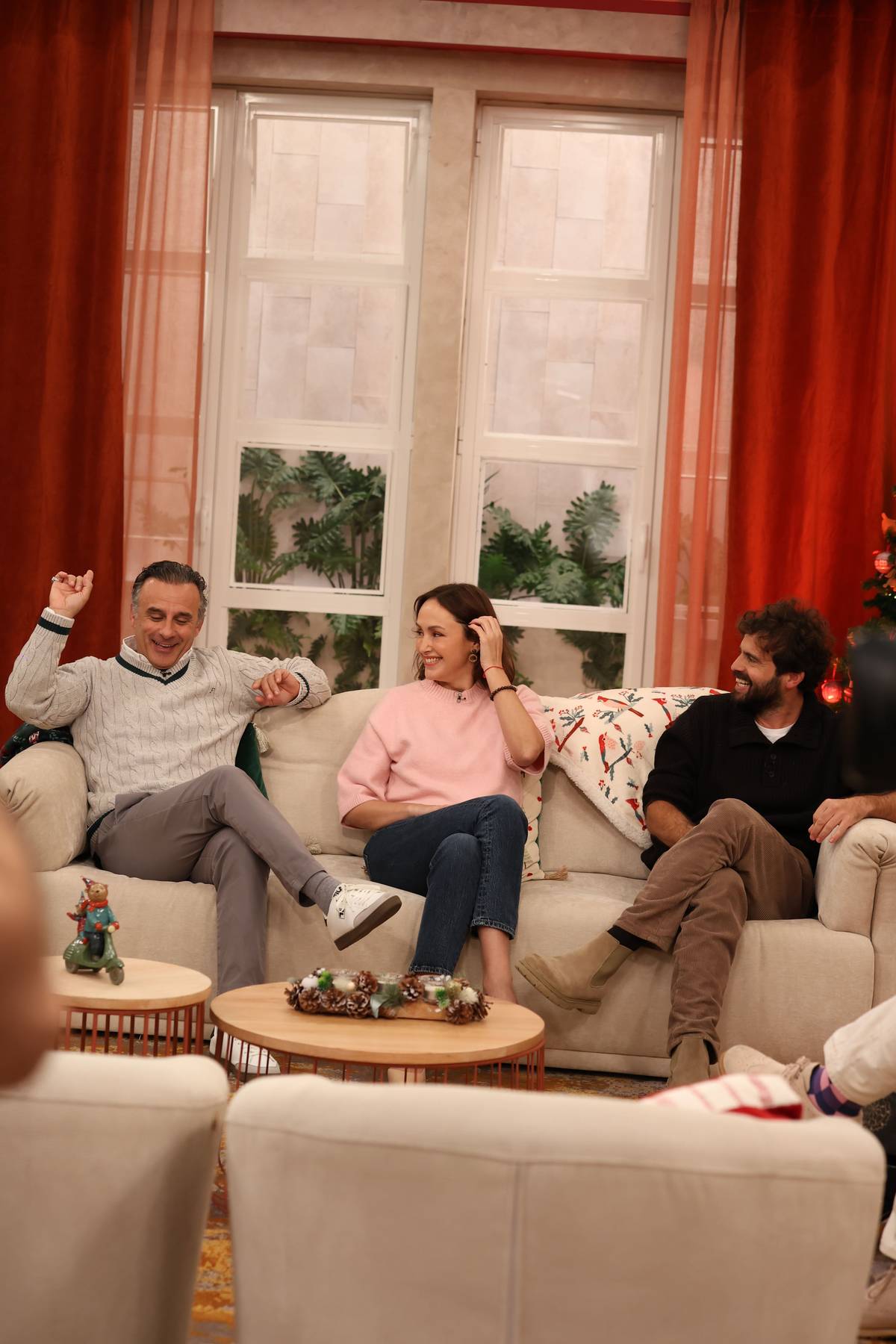 João Manzarra surpreendido por elenco do 'Vale Tudo': “Achava que ia ...