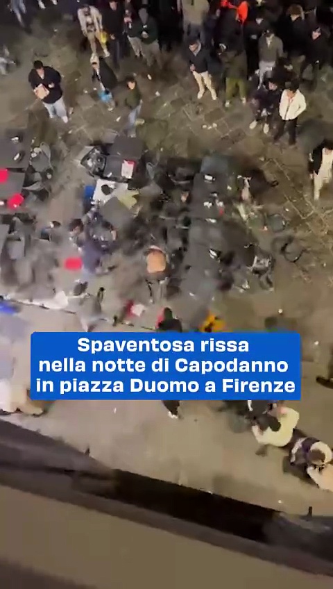 Spaventosa rissa nella notte di Capodanno in piazza Duomo a Firenze