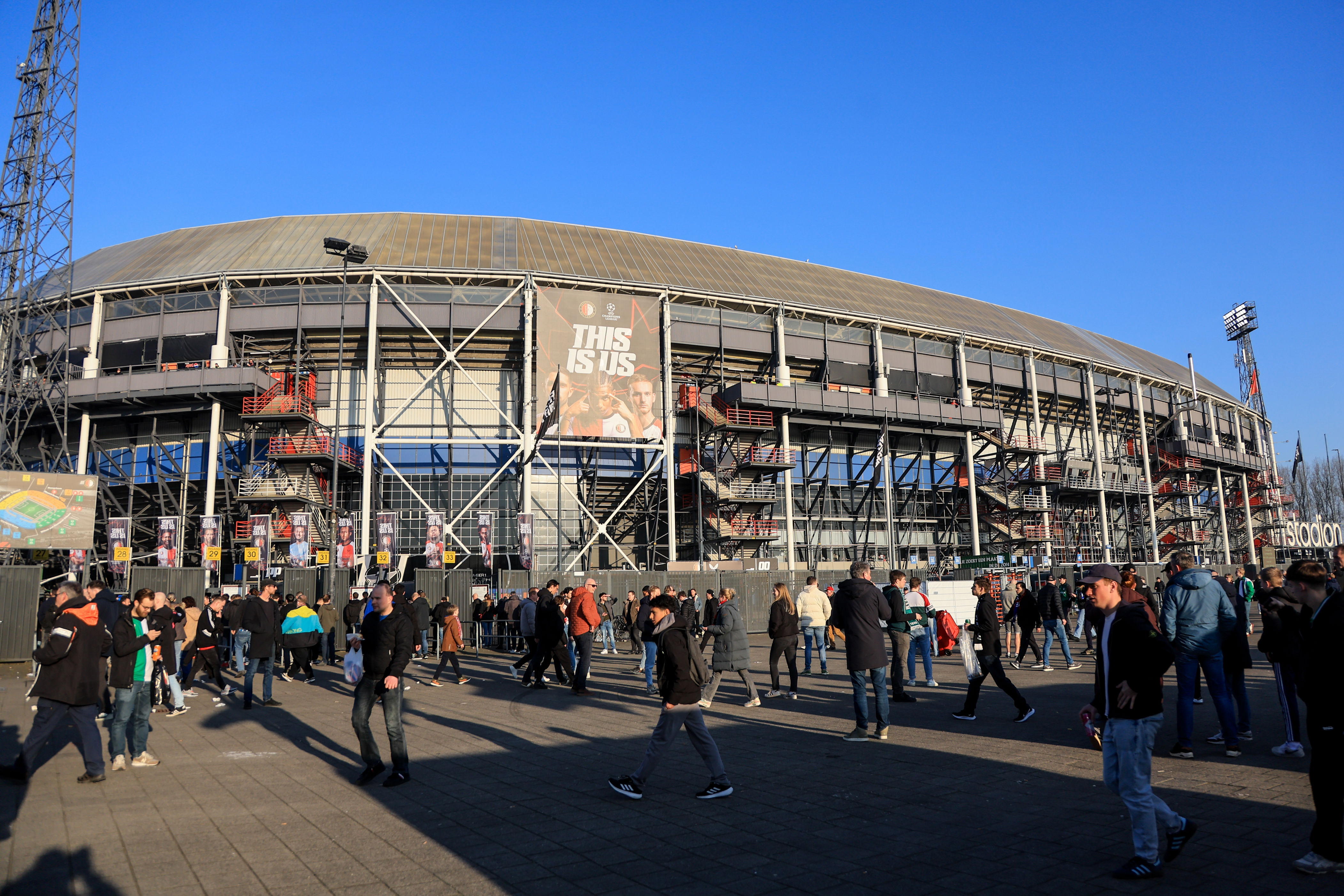KNVB tevreden met financiële huishouding Feyenoord en deelt hogere ...