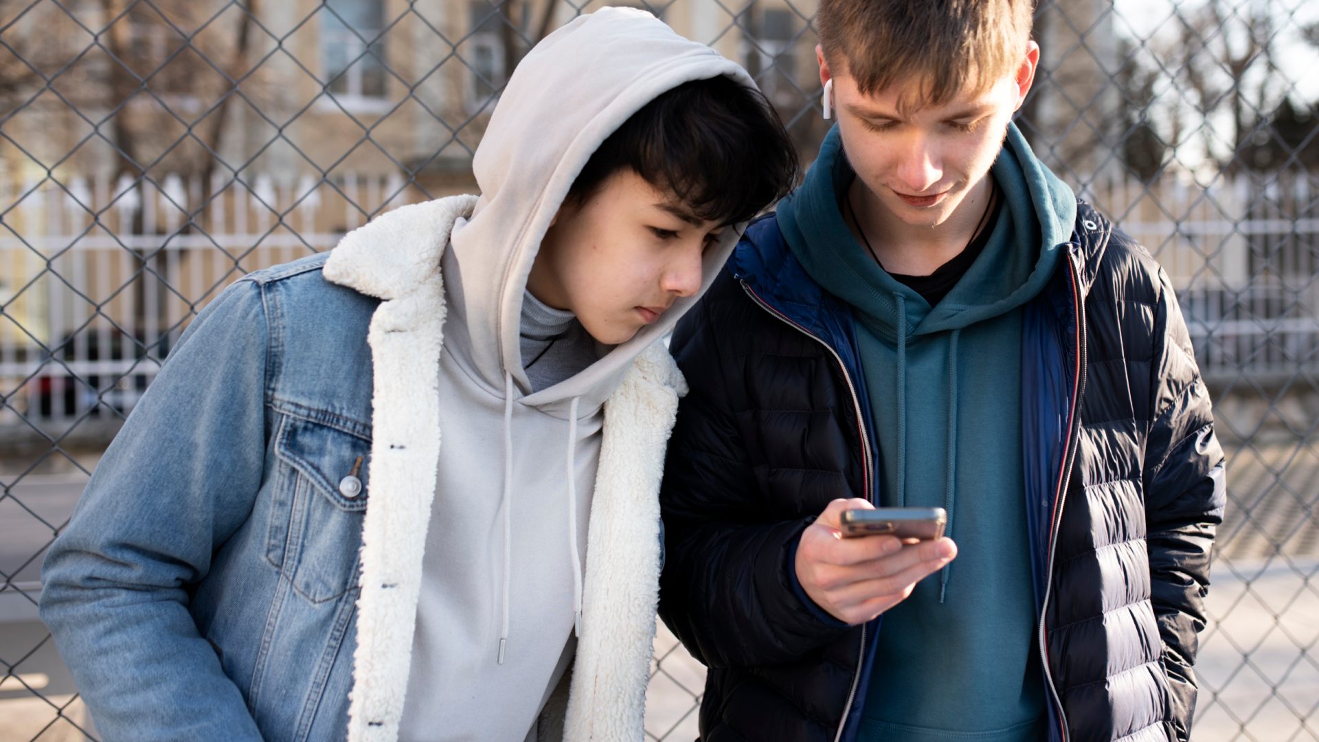 Europe: A 2026 back-to-school season without social media or mobile ...