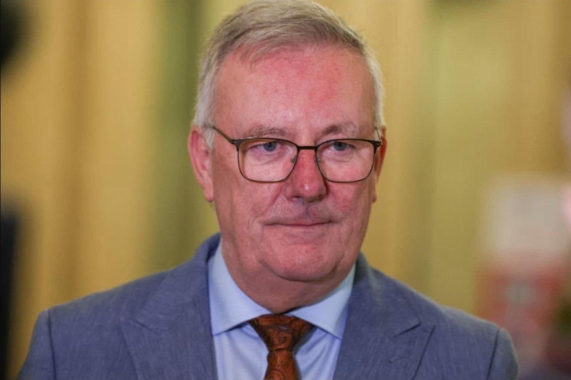 Mike Nesbitt stands down as Ulster Unionist boss - with Burrows v ...