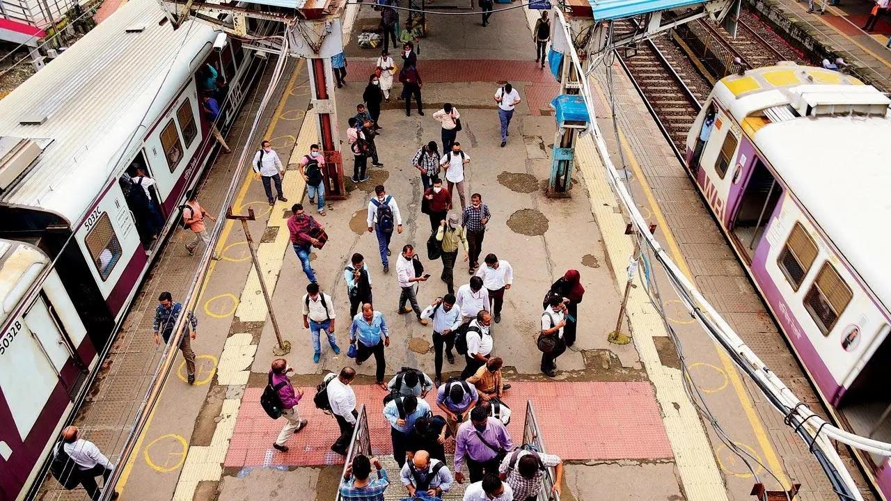 CR to operate mega block on its main and trans-harbour lines, check details