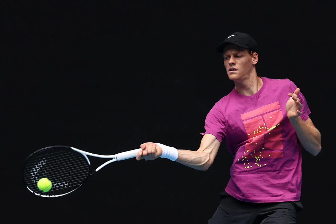 Video – Sinner resumes training with a young Italian tennis prospect!