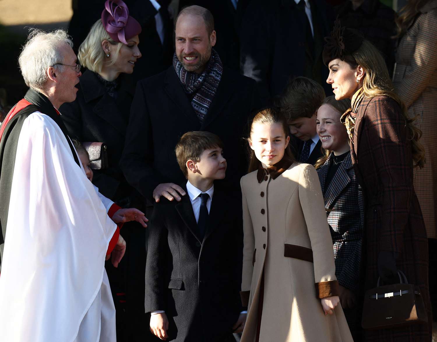 Prince William is a protective dad to Princess Charlotte in a moment ...