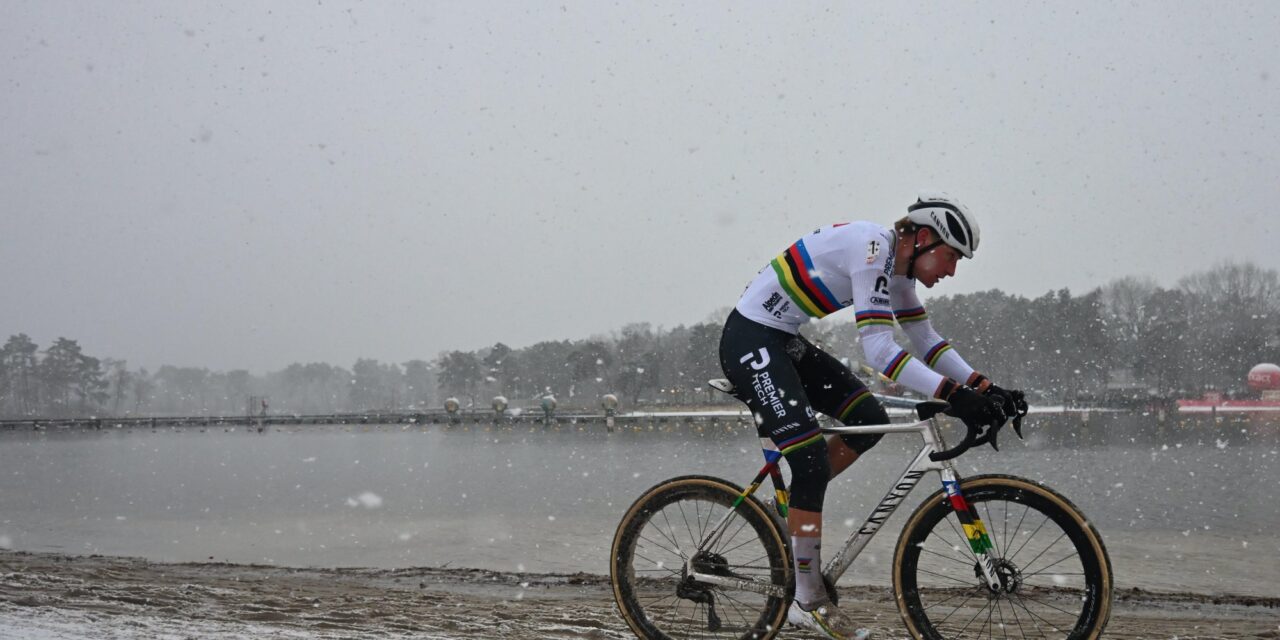 Mathieu van der Poel heeft zich niet geamuseerd: "Ik heb veel kou geleden"