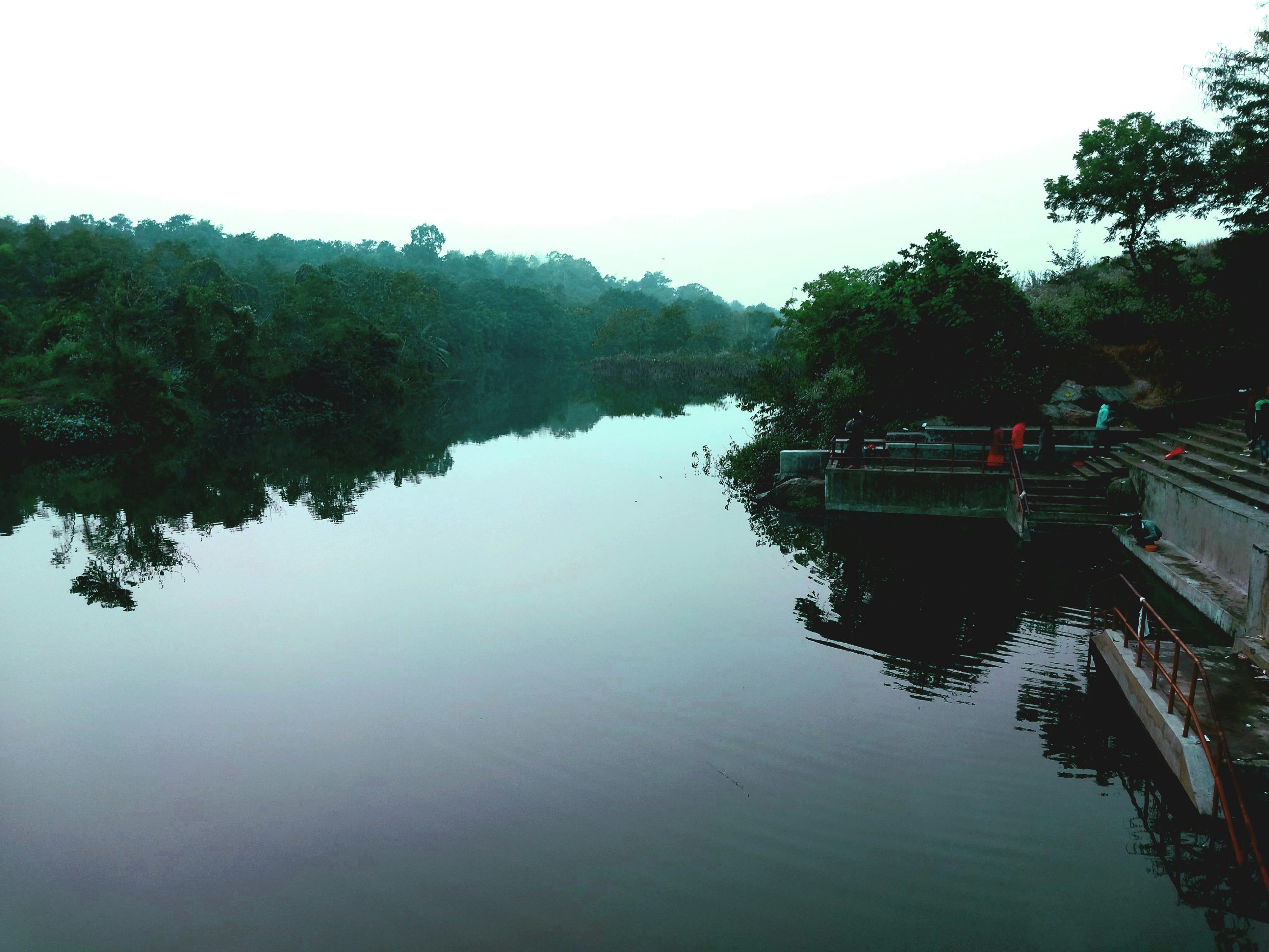 Riverside bike routes for easy days