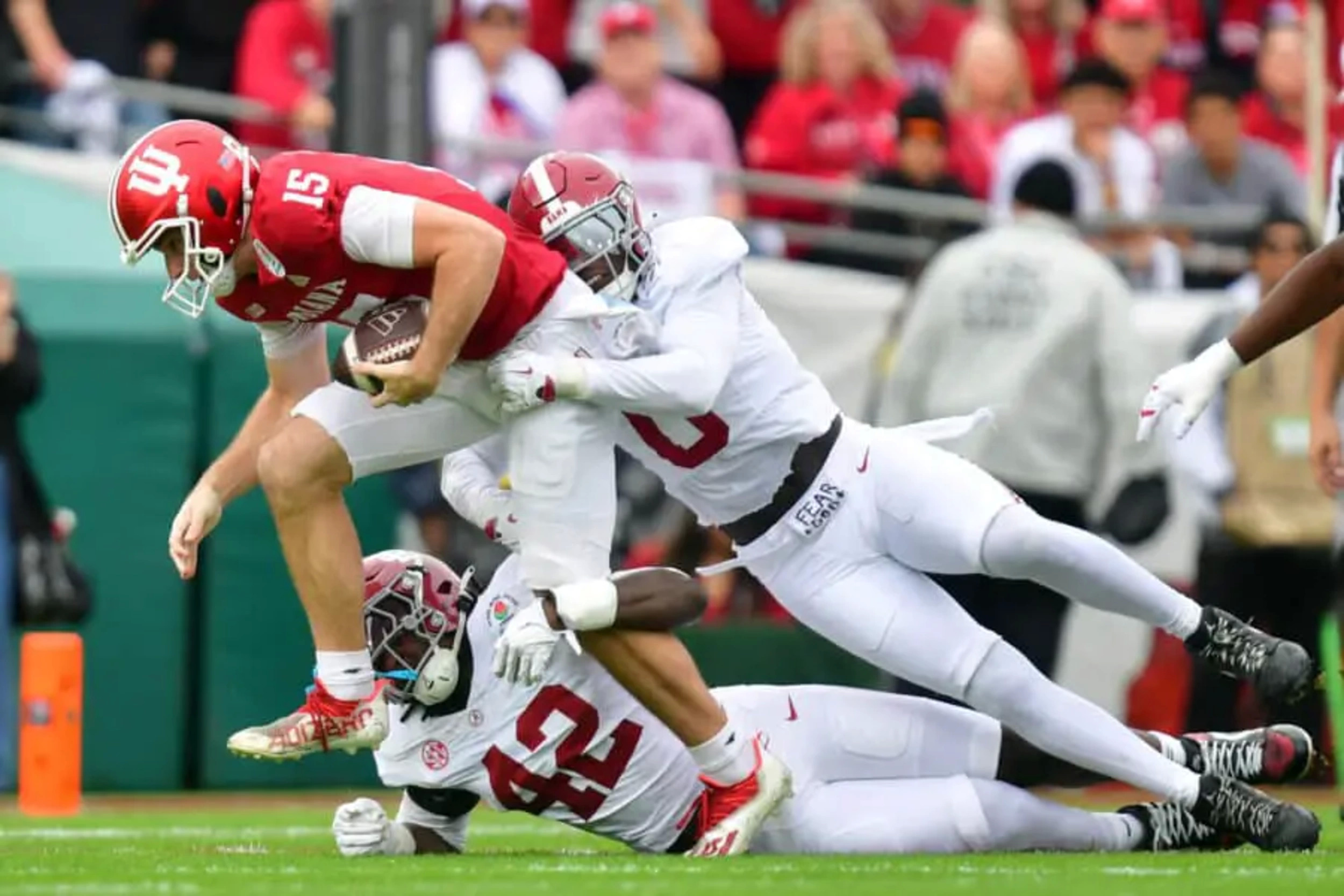 ‘I’m not done’: Alabama linebacker Deontae Lawson silences room to ...
