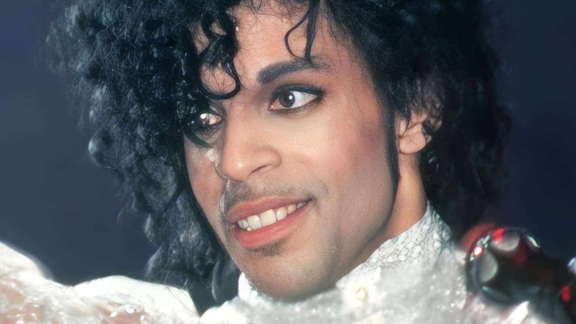 Interesting things found at celebrity death scenes