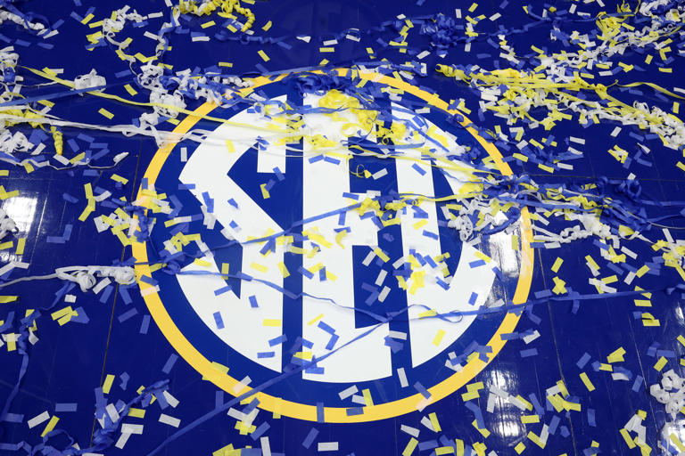 ESPN offers its bracketology outlook for Florida basketball, SEC