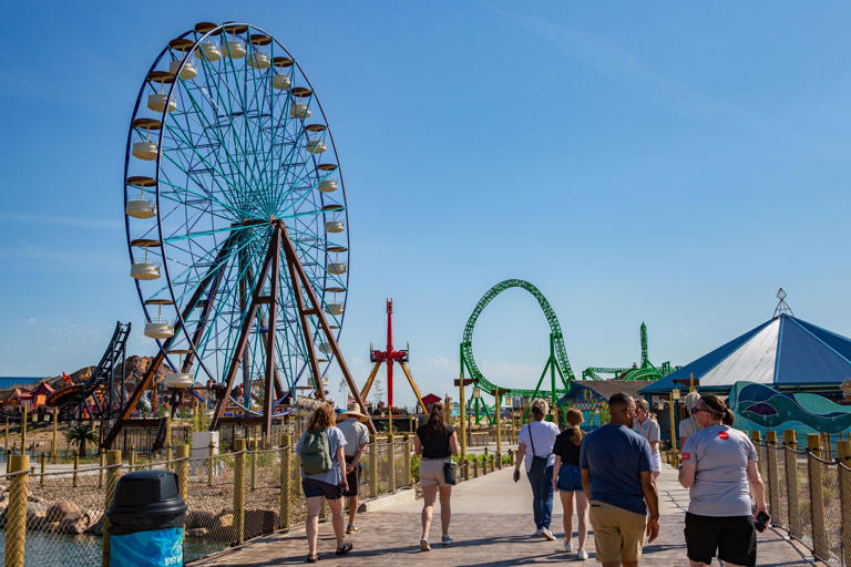This Iowa theme park has the best new ride in the US. Where is it?