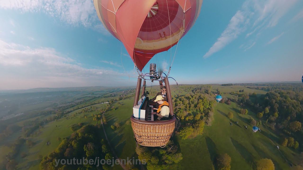 I played piano in a hot air balloon 🎹🎈