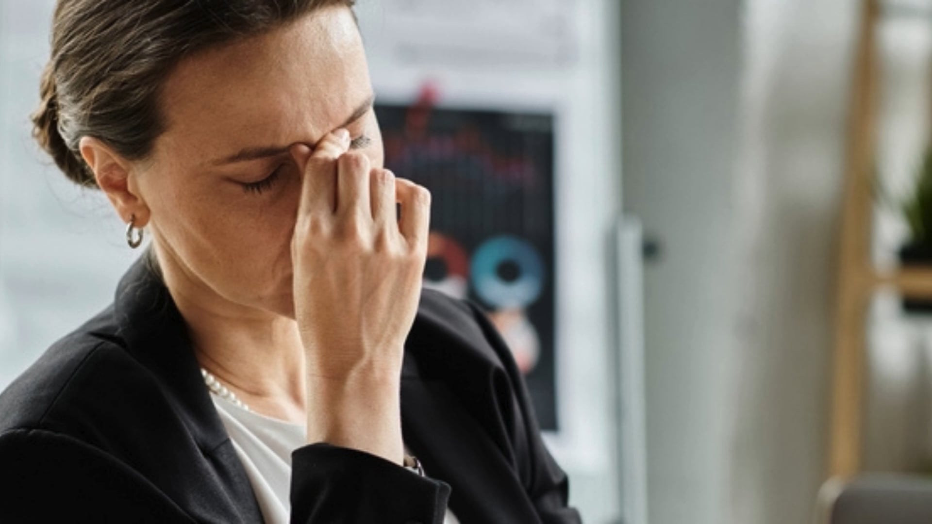 Brain fog and anxiety during menopause cause major career disruptions ...