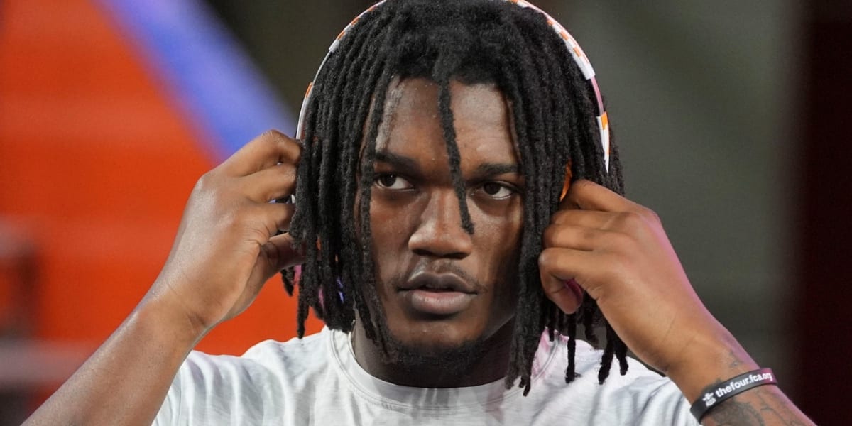 Tennessee EDGE Caleb Herring entering NCAA transfer portal