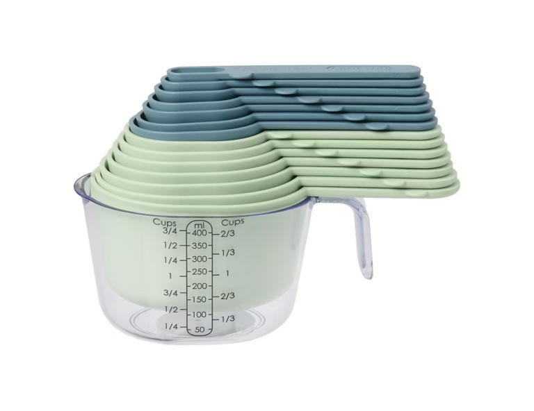 Shoppers say this 15-piece Aldi kitchen set makes cooking effortless