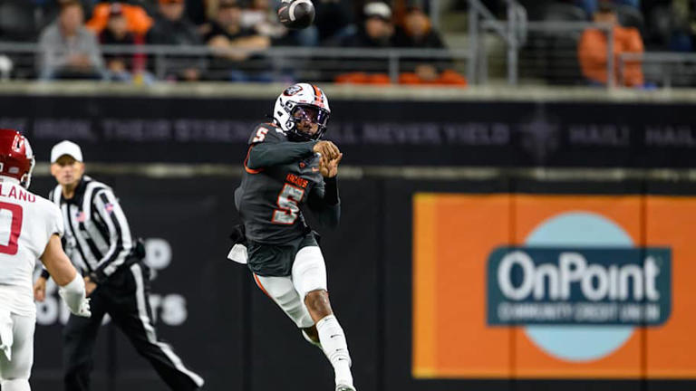 Oregon State quarterback Gabarri Johnson enters transfer portal