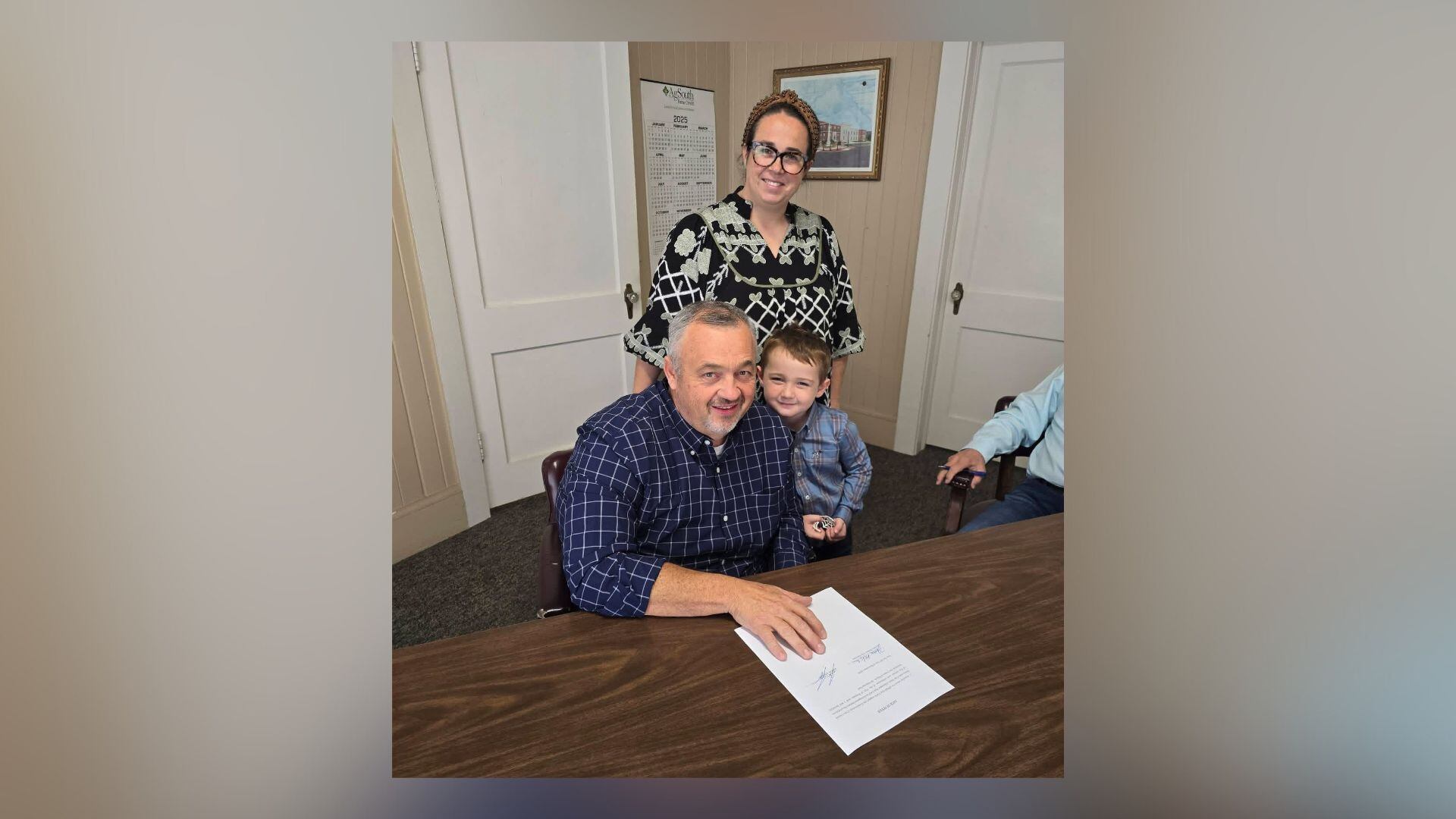 New Pearson mayor makes immediate changes on first day in office