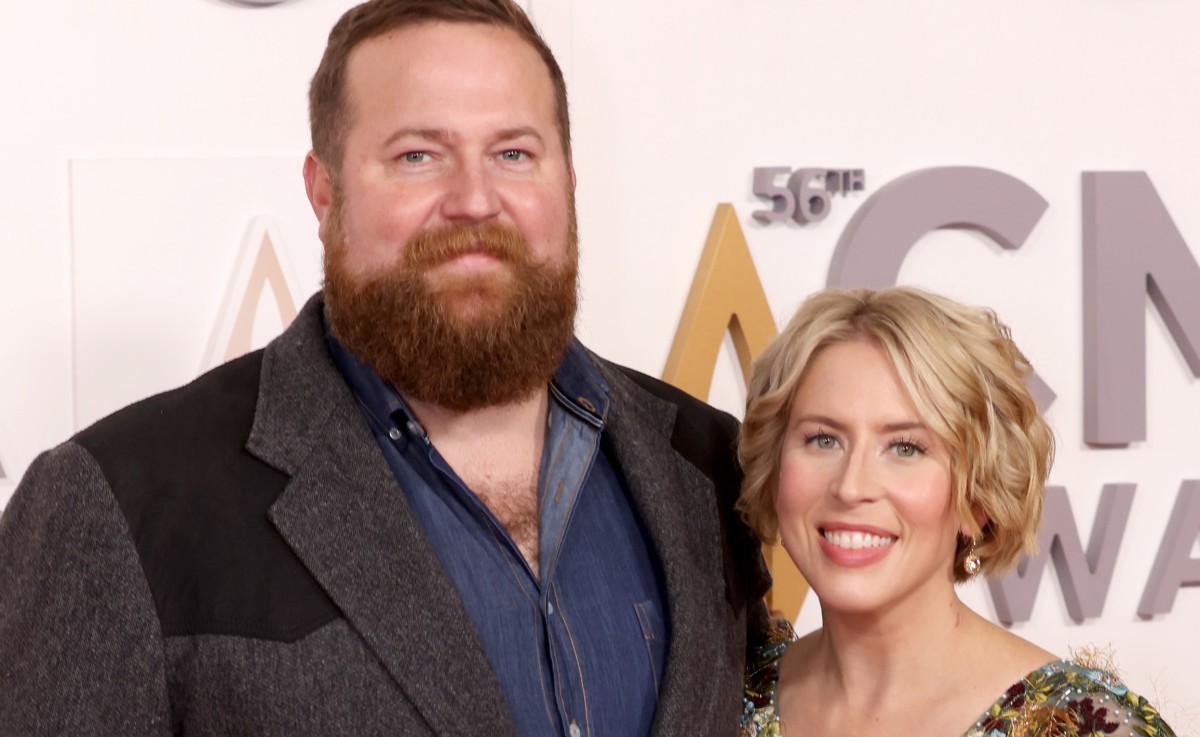 Erin & Ben Napier Reveal Baby 'Bombshell' in 'Home Town' Season 10Erin ...