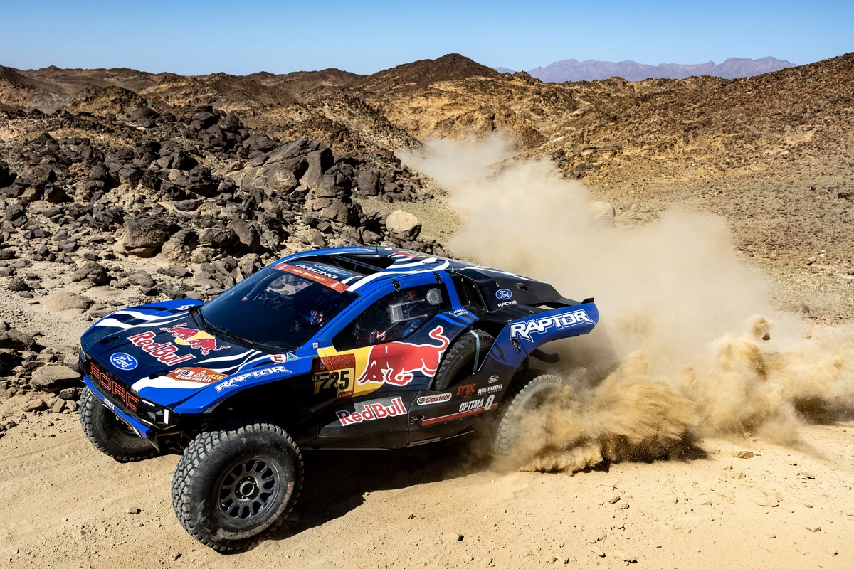 FAVORIS ET OUTSIDERS : QUI PEUT REMPORTER LE DAKAR 2026